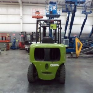 MONTACARGAS USADO HOMBRE SENTADO, GASOLINA, 8000 LB, CLARK
