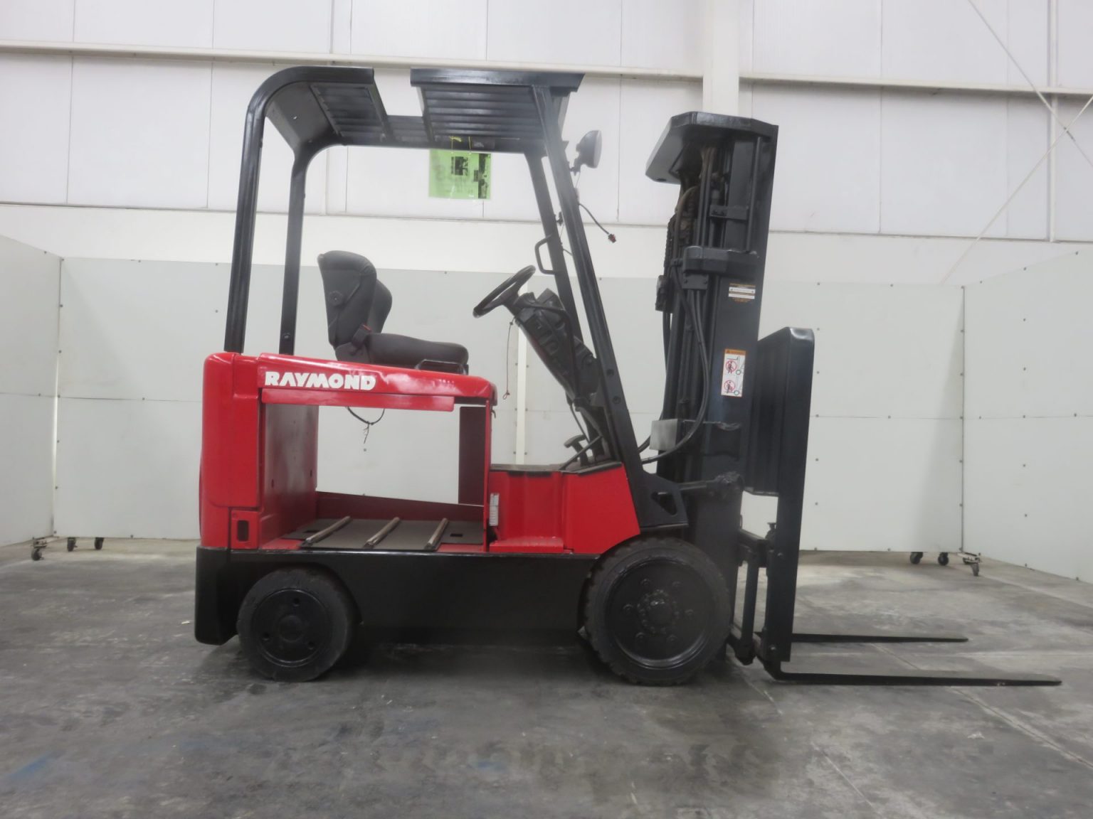 Montacargas Raymond Electrico 5000 LB Usado DSD50R Venta y Precios