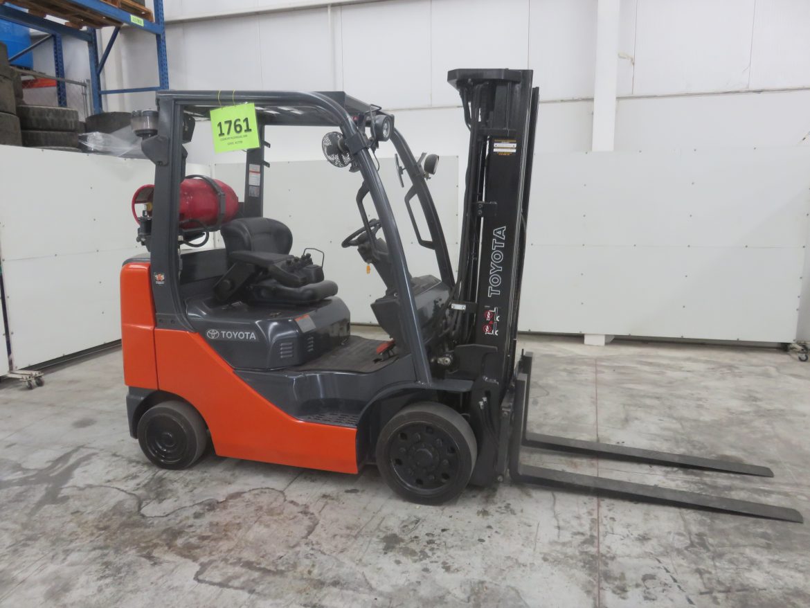 Montacargas Crown RC5530-30 Hombre Parado, Electrico, 3000 Lb, Semi ...