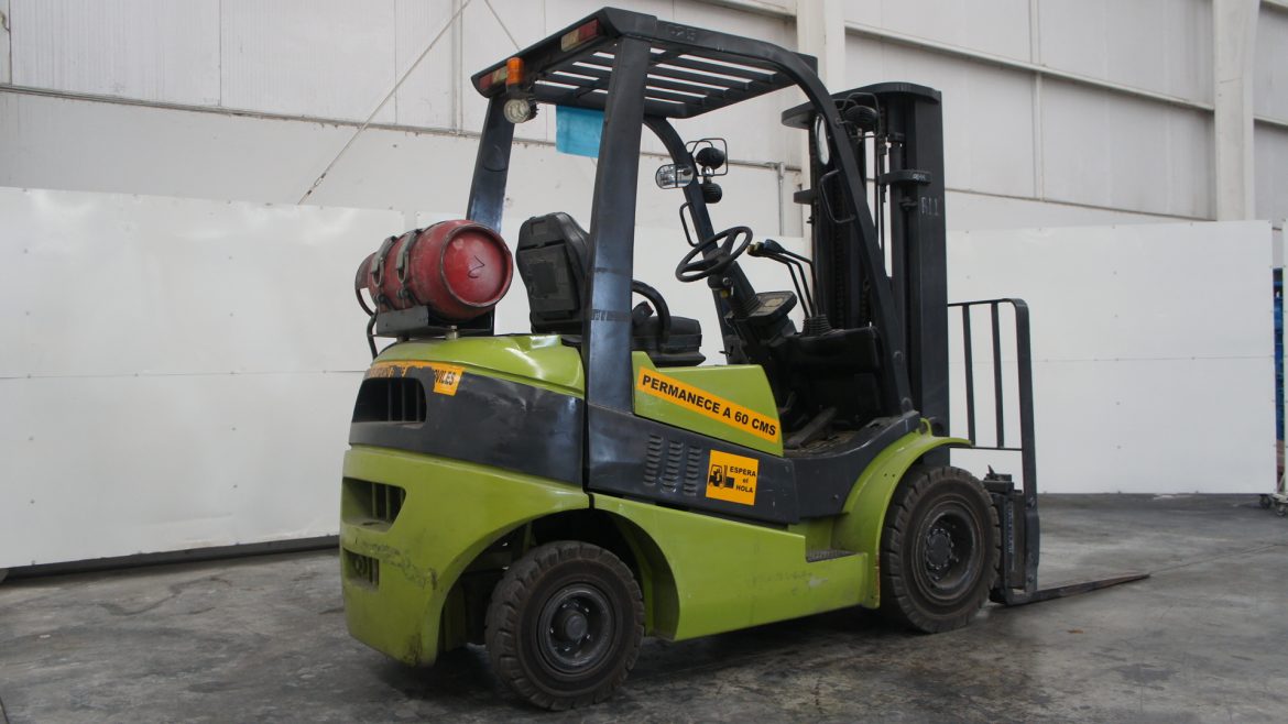 MONTACARGAS HOMBRE SENTADO, GAS LP, 5000 LB, CLARK