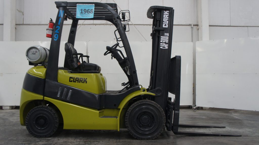 Montacargas Clark Gas LP 5000 LB C25L Semi Nuevo 1968 Venta y Precios